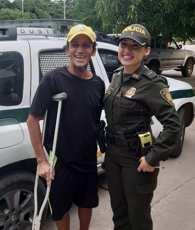 El cambio extremo de un habitante de la calle en manos de una mujer ... El cambio extremo de un habitante de la calle en manos de una mujer ...