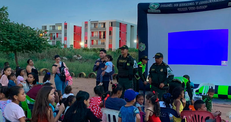 Niños de barrios de Valledupar disfrutaron de ‘Cine al parque’ - El ...